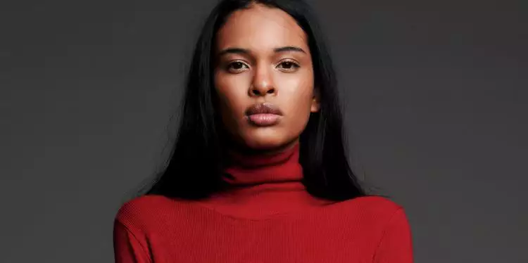 Modelo brasileira indígena arrasa na semana da moda de Milão ...